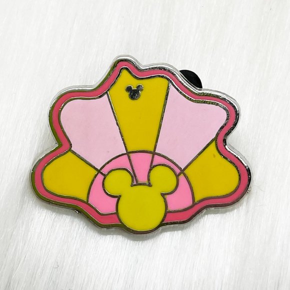 Disney | Jewelry | 525 Disneys Beach Club Resort Shell Pin | Poshmark